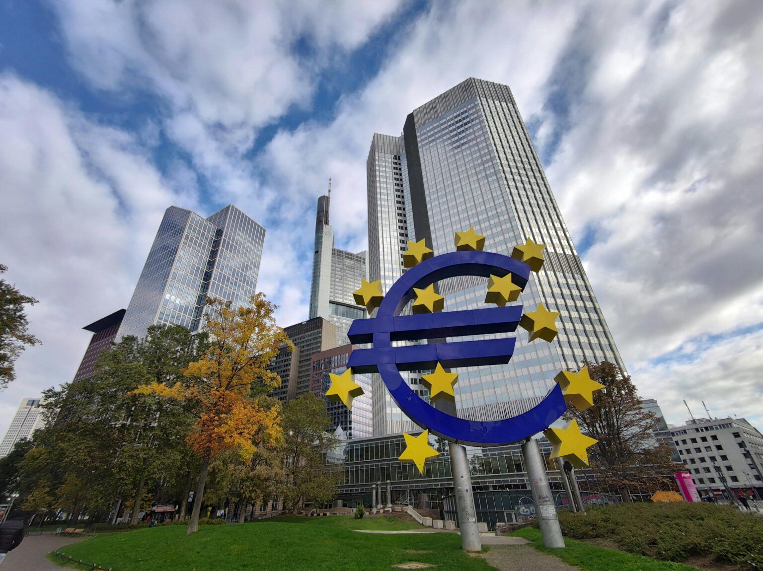 Germany- The European Central Bank offers traineeship | CDE Almería ...